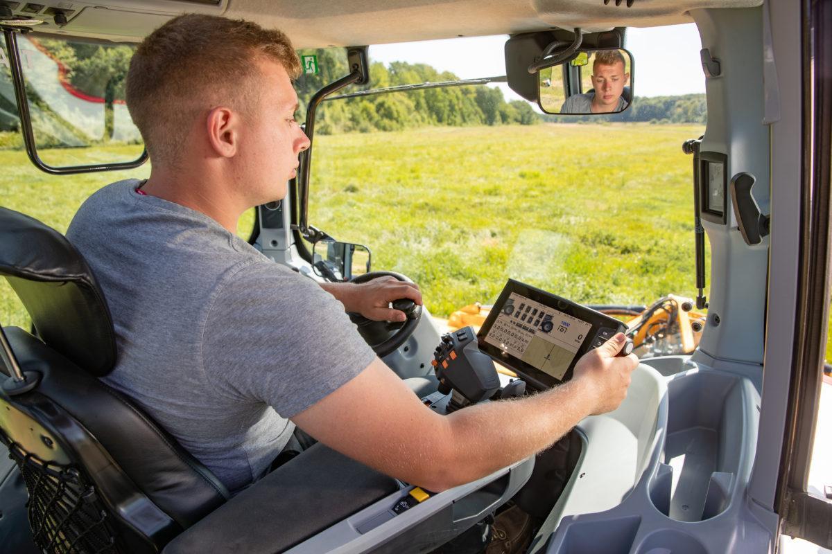 Valtra Guide et Valtra Connect en travail intensif